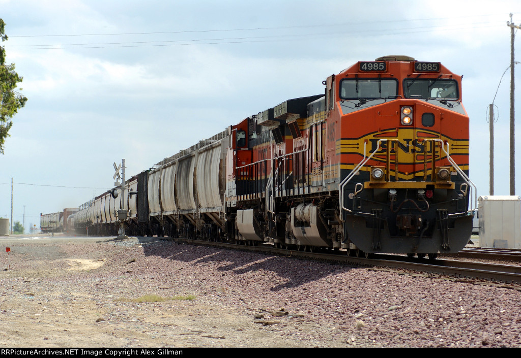 BNSF 4985 Eastbound